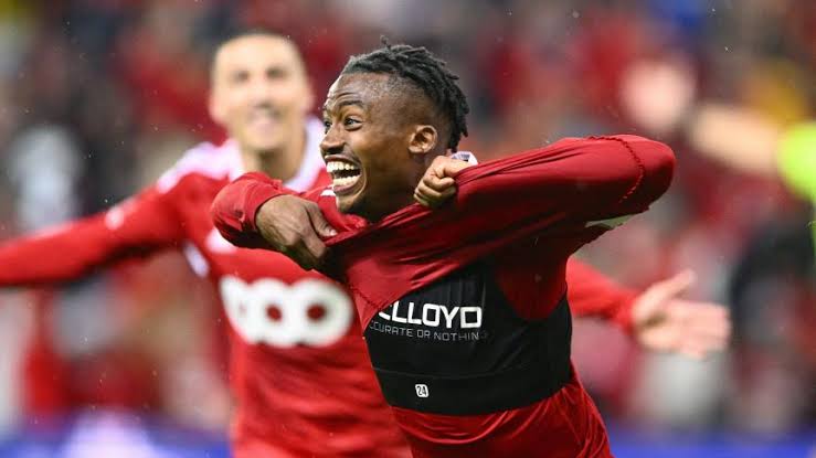 Belgique Le Standard De Liège Honore William Balikwisha « Player Of